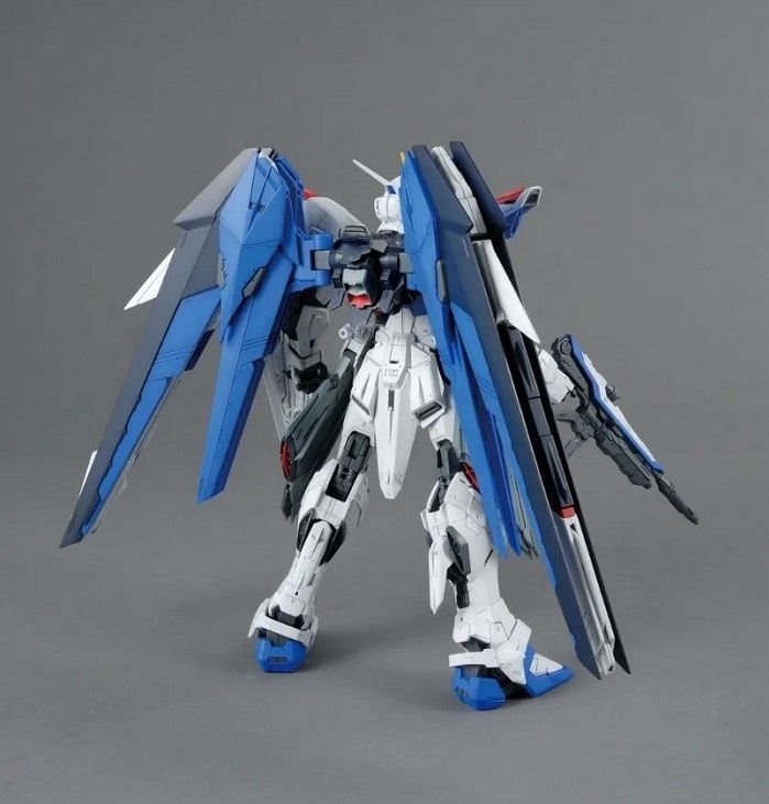 Bandai/Gundam Wing Freedom Gundam (Ver 2.0) "Gundam Seed", Bandai Mg ...